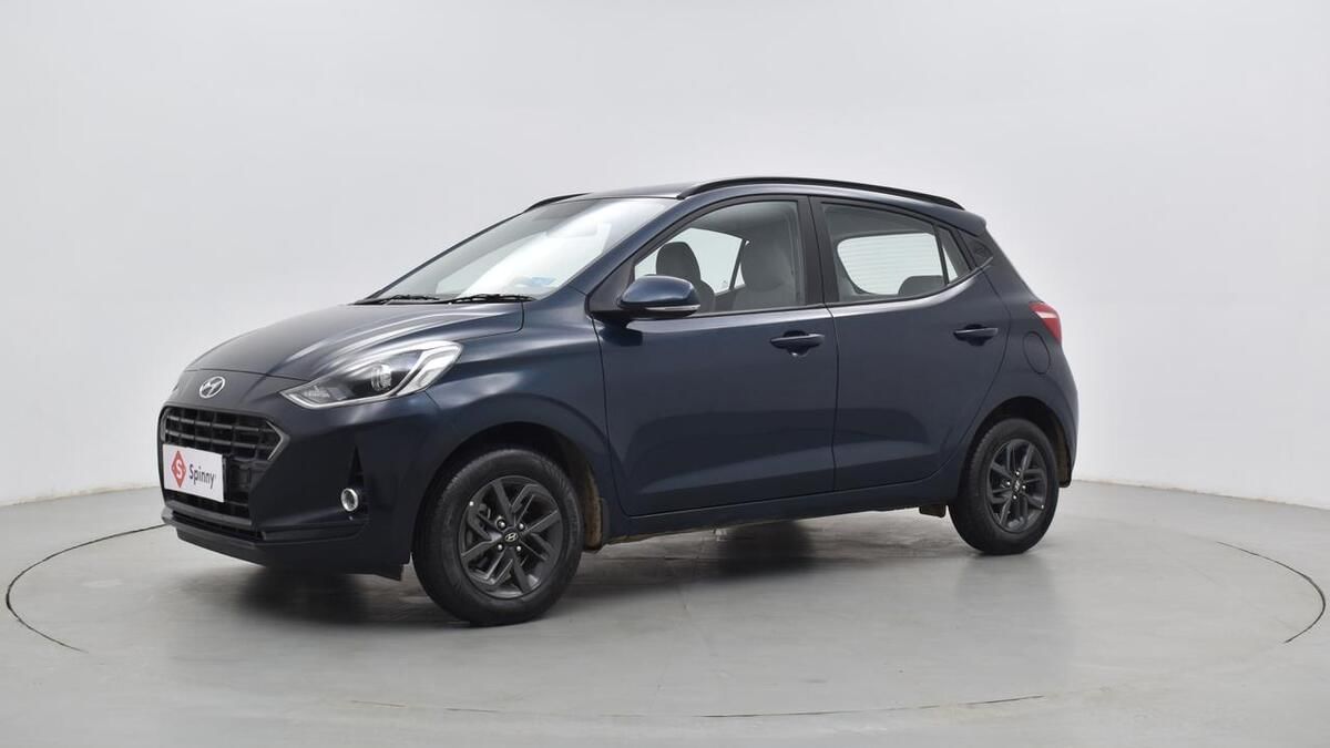 Best Cars For Students - Top Cars For College Students - Spinny