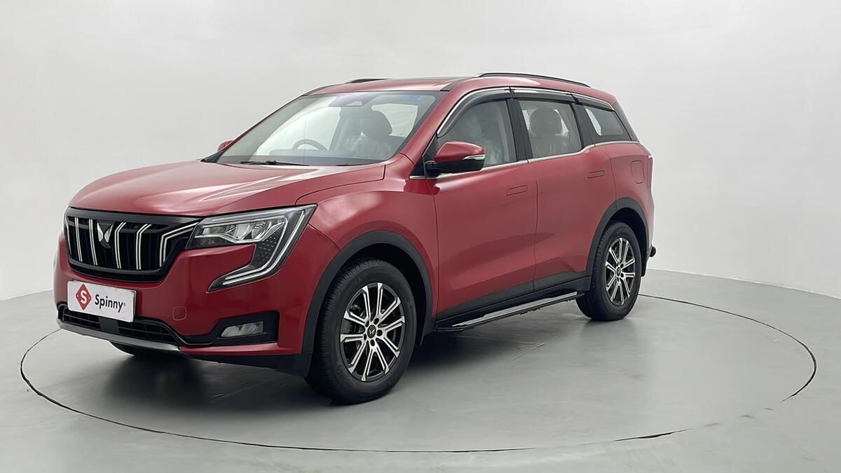 Mahindra XUV700 Mileage Comparison: Petrol vs Diesel