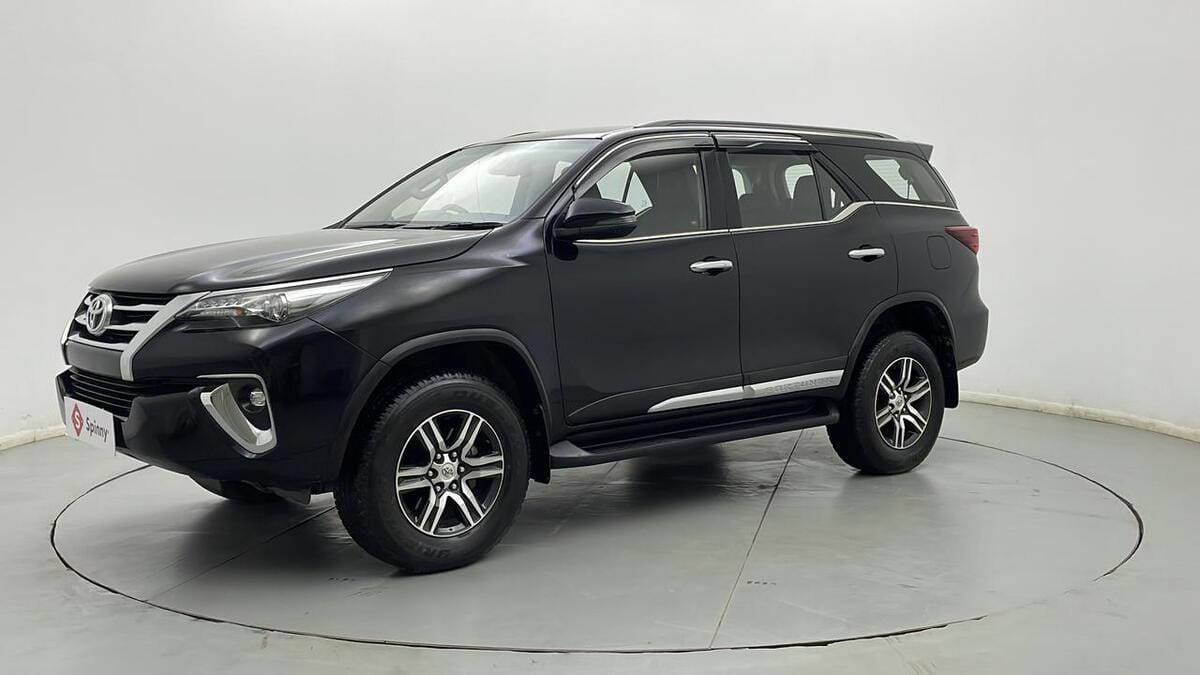 Toyota Fortuner Mileage Comparison: Petrol vs Diesel