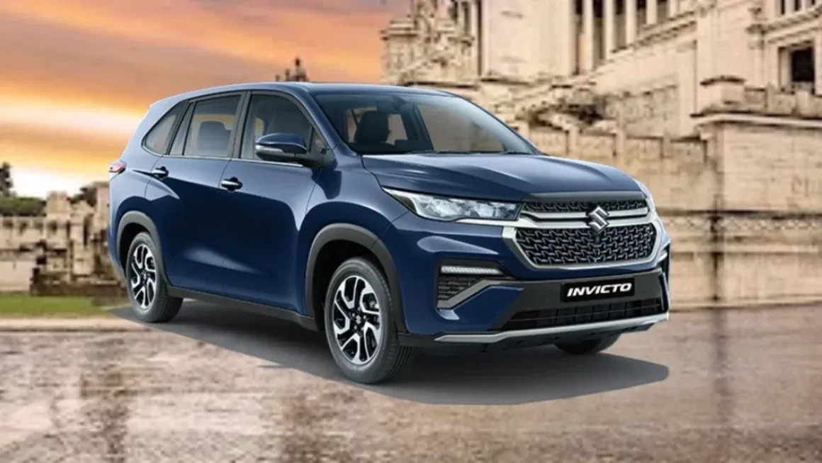 Comparison: Maruti Invicto vs Toyota Innova Hycross